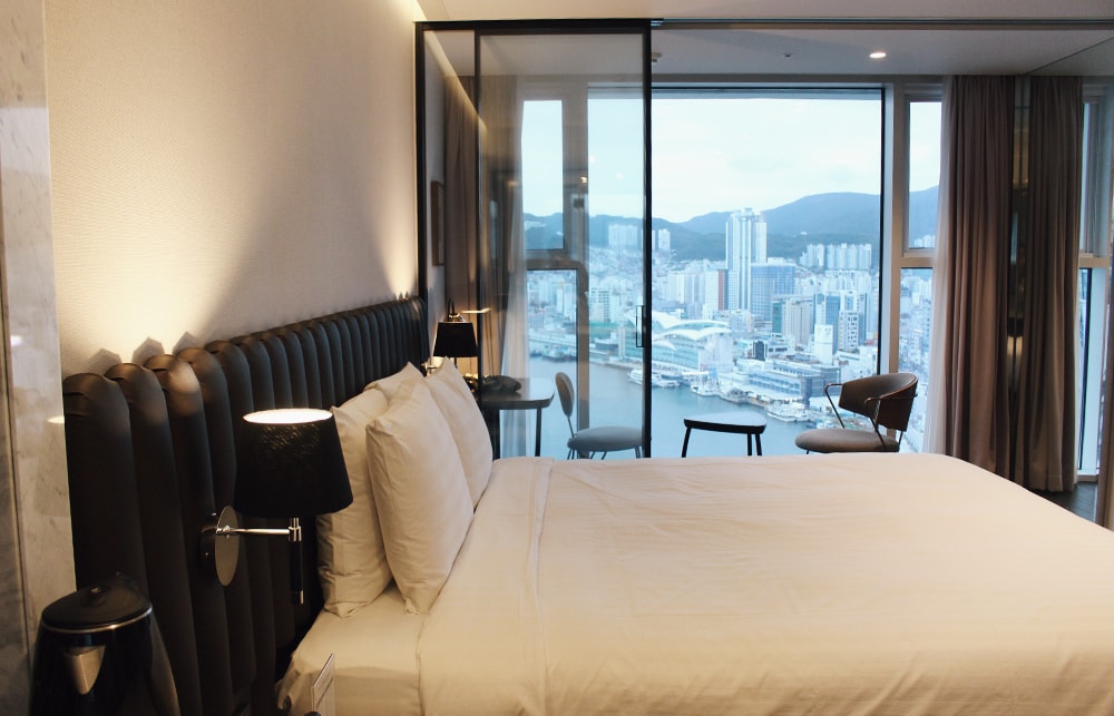 韓國釜山飯店｜Lavalse Hotel，釜山港城市景｜每晚2000台幣，海景豪華雙人房 – 姊妹旅行 Sister travel